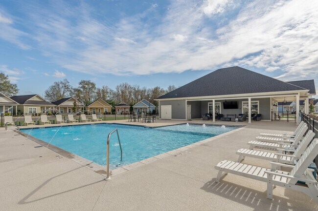 Apartments for Rent with a Swimming Pool Near Webb AL | Apartments.com
