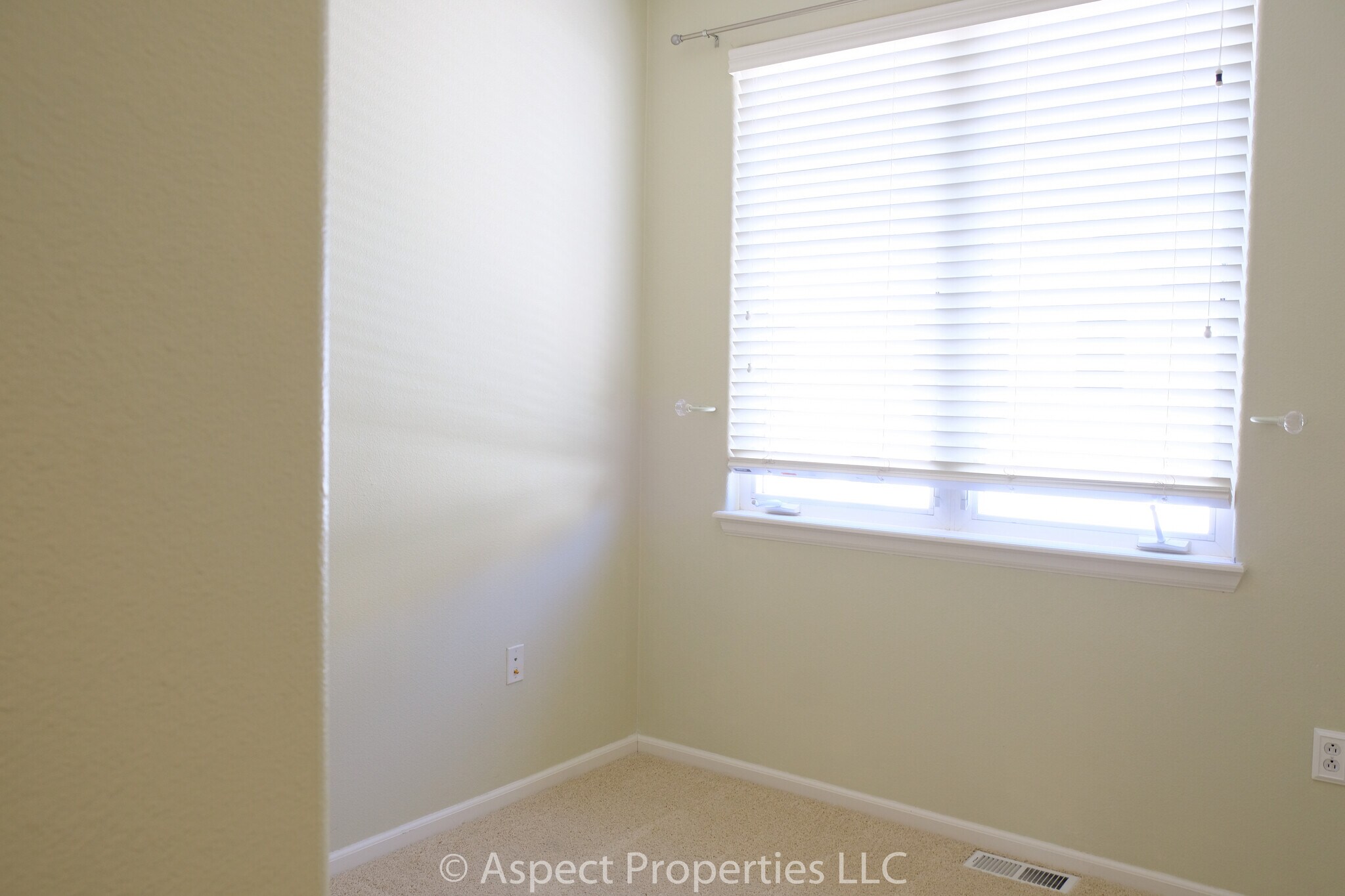 2949 W Riverwalk Circle, Littleton, CO 80123 - Townhome Rentals in ...