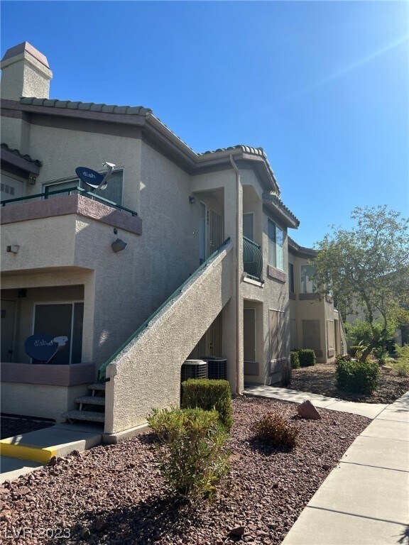 5710 E Tropicana Ave Unit 2131 Las Vegas Nv 89122 Condo For Rent In