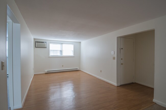 Ashley Arms Apartments - West Springfield, MA | Apartments.com