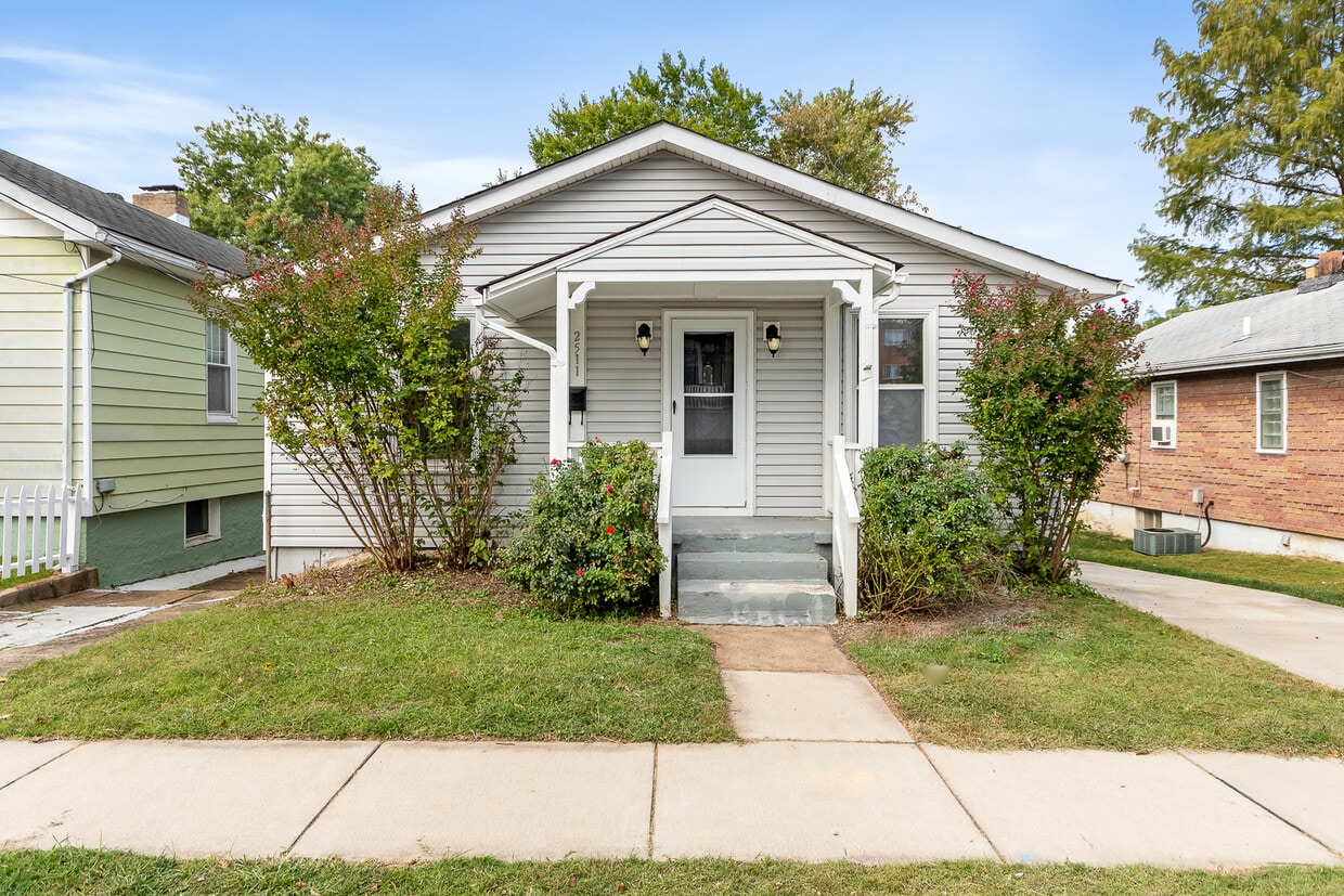 2511 Florent Ave, Maplewood, MO 63143 - House Rental in Maplewood, MO ...