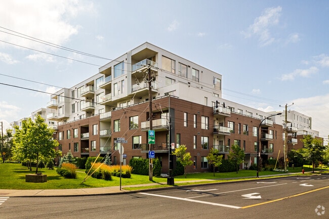 Apartments for Rent with Gym/Fitness Center Near St-Étienne-De ...