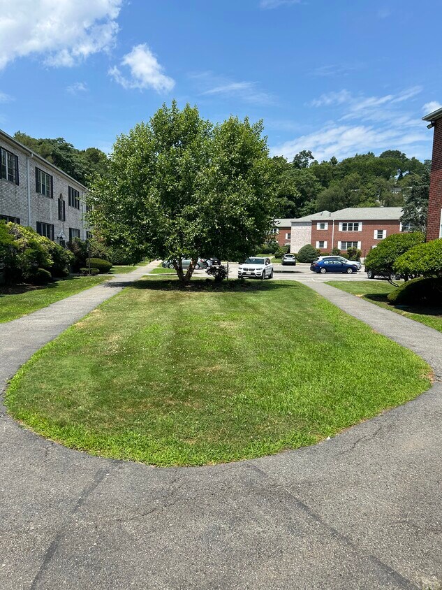 22 Lake Shore Ct Unit 2, Boston, MA 02135 - Condo for Rent in Boston ...