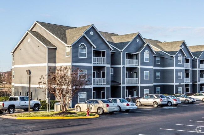 Centennial Crossing at Lenox Place Apartments - 100 Lenox Pl ...