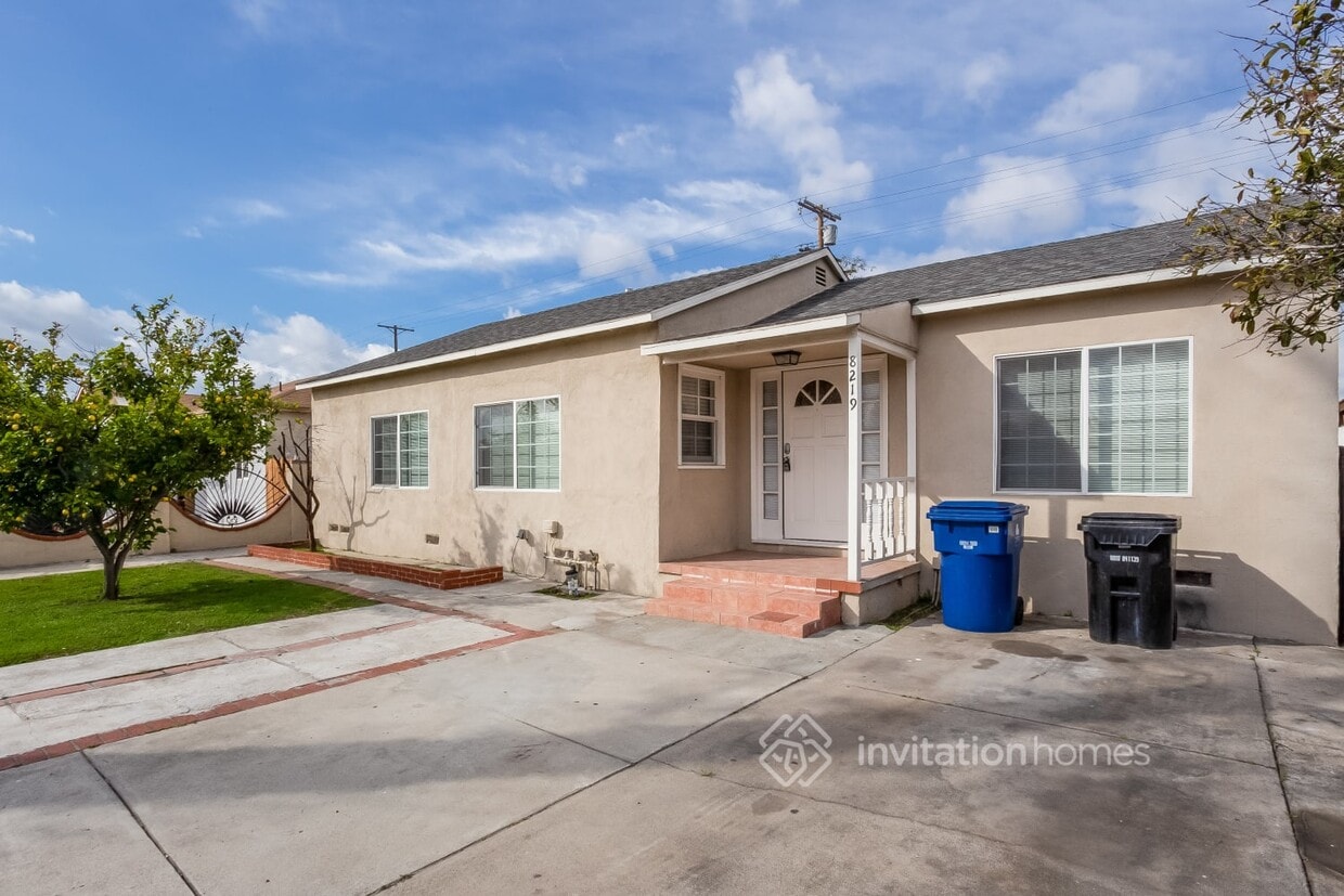 8219 Tilden Ave, Los Angeles, CA 91402 | Apartments.com