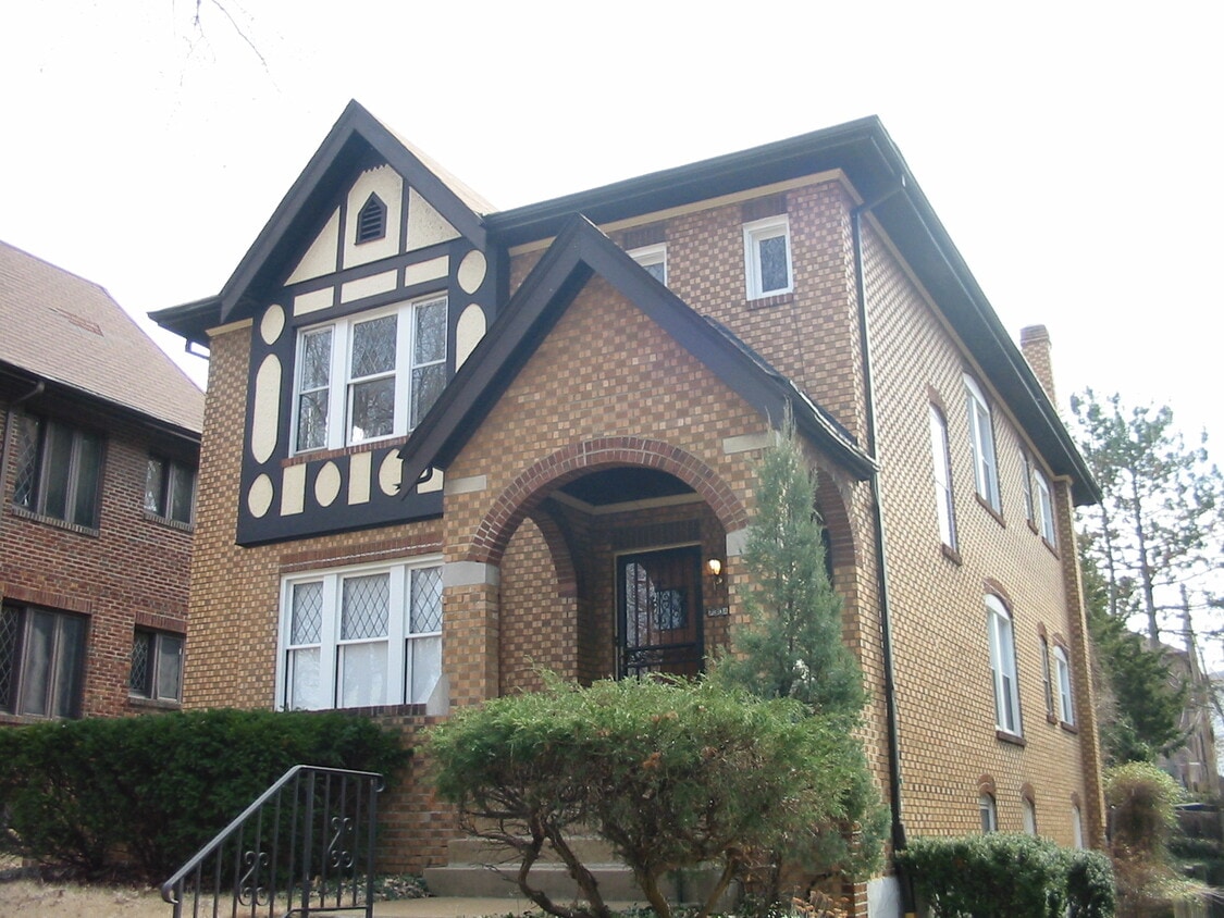 7304 Lindell Blvd, University City, MO 63130 - Condo for Rent in ...