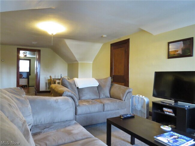 13513 Clifton Blvd Unit 3, Lakewood, OH 44107 - Room for Rent in ...