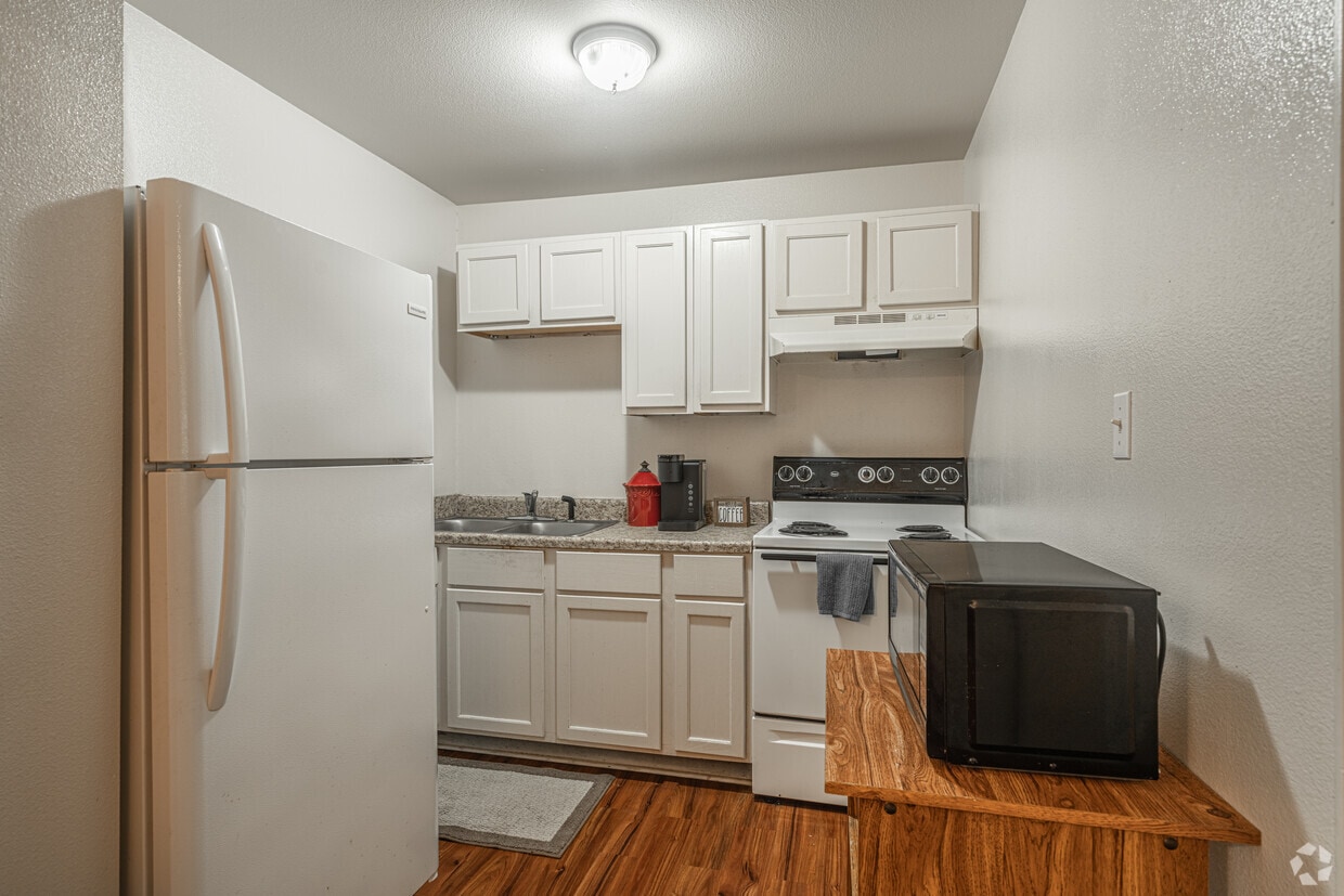 Chelsea Court - 1349 Jefferson Dr Port Arthur, TX 77642 | Apartments.com