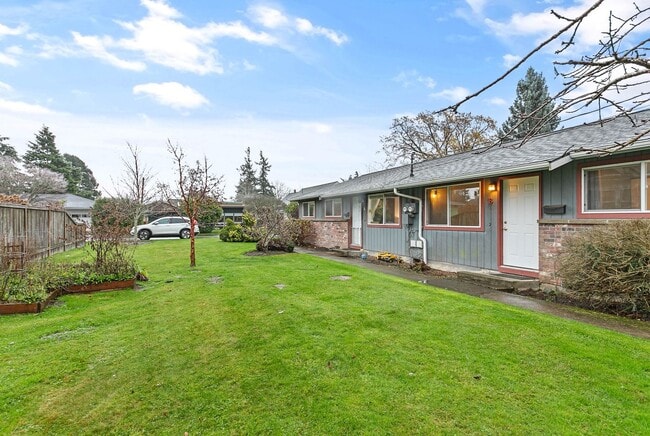 2425 Spruce St Unit B, Bellingham, WA 98225 - Room for Rent in ...