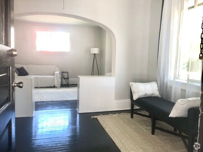 Astor East River Apartments for Rent with Hardwood Floors - Green Bay, WI - 1 Rentals ...