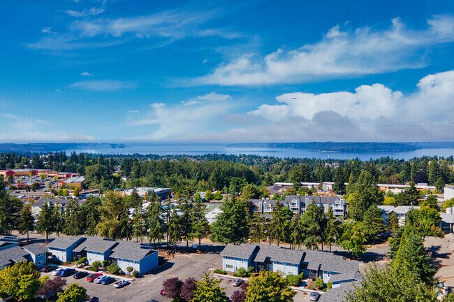 Pacific Ridge Apartments for Rent with a Swimming Pool - Des Moines, WA ...