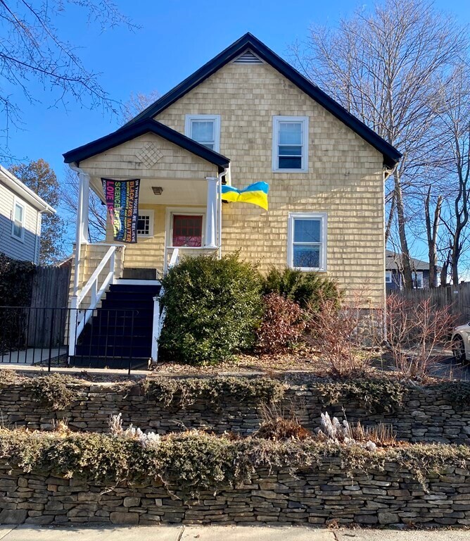 40 S Crescent Circuit, Boston, MA 02135 - House Rental in Boston, MA ...