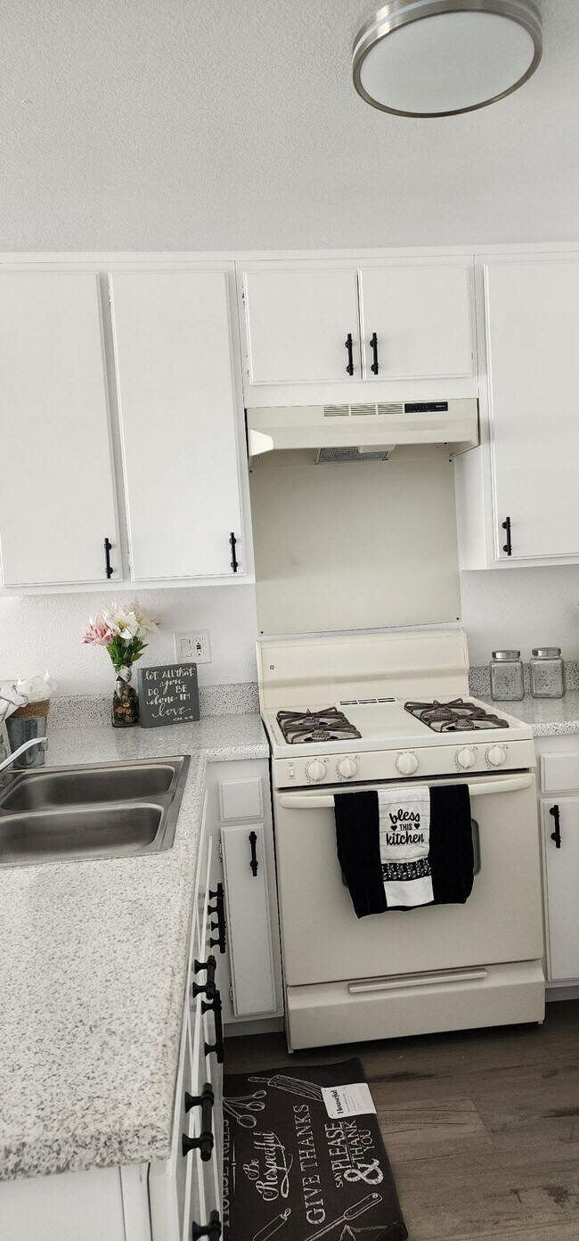 Town Center Terrace - Apartments in Paramount, CA | Apartments.com