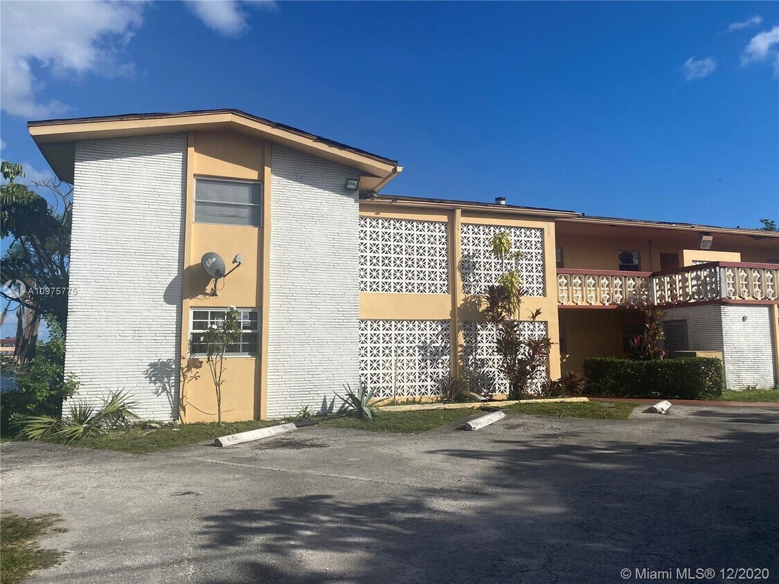 18707 NE 2nd Ave Unit 919, Miami, FL 33179 - Condo for Rent in Miami ...