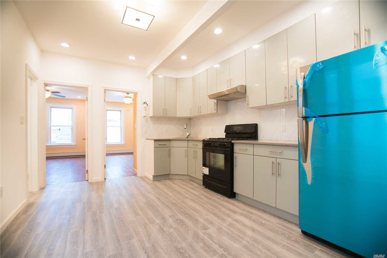 70-24 65th St, Queens, NY 11385 - House Rental in Queens, NY ...