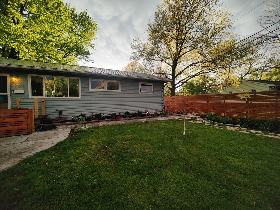 2913 Clover St Unit B, Iowa City, IA 52245 - 2913 Clover St Iowa City ...