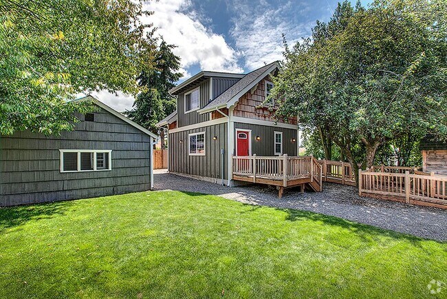 Lake Burien Waterfront Apartments for Rent with Wheelchair Access ...