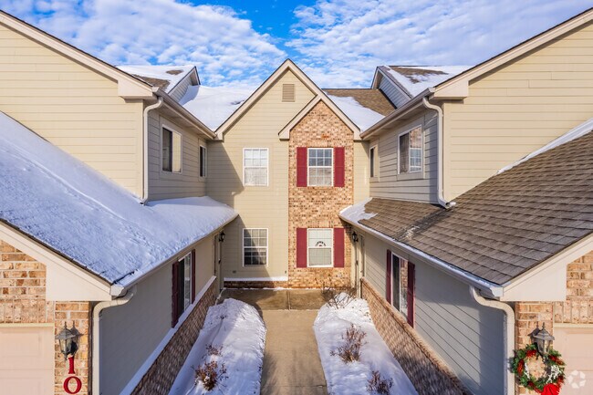 Hawthorne Place Apartments - Apartments in Pewaukee, WI | Apartments.com