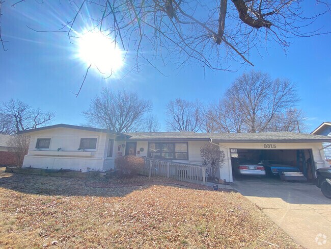 Western Gardens Apartments for Rent with Parking - Wichita, KS - 1 ...