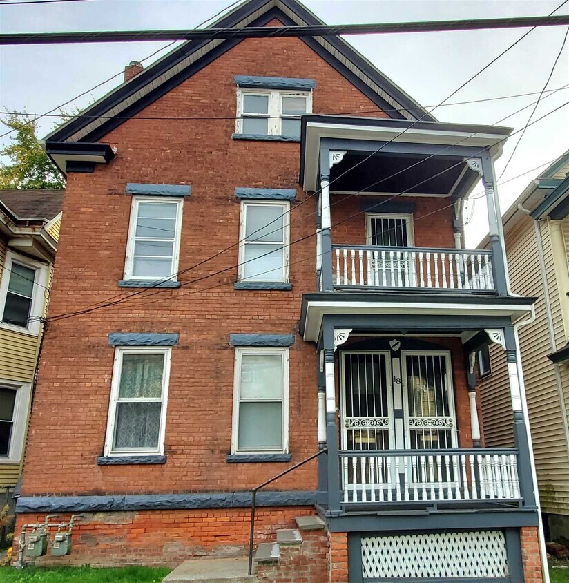 18 Thompson St Unit 1, Poughkeepsie, NY 12601 - Room for Rent in ...