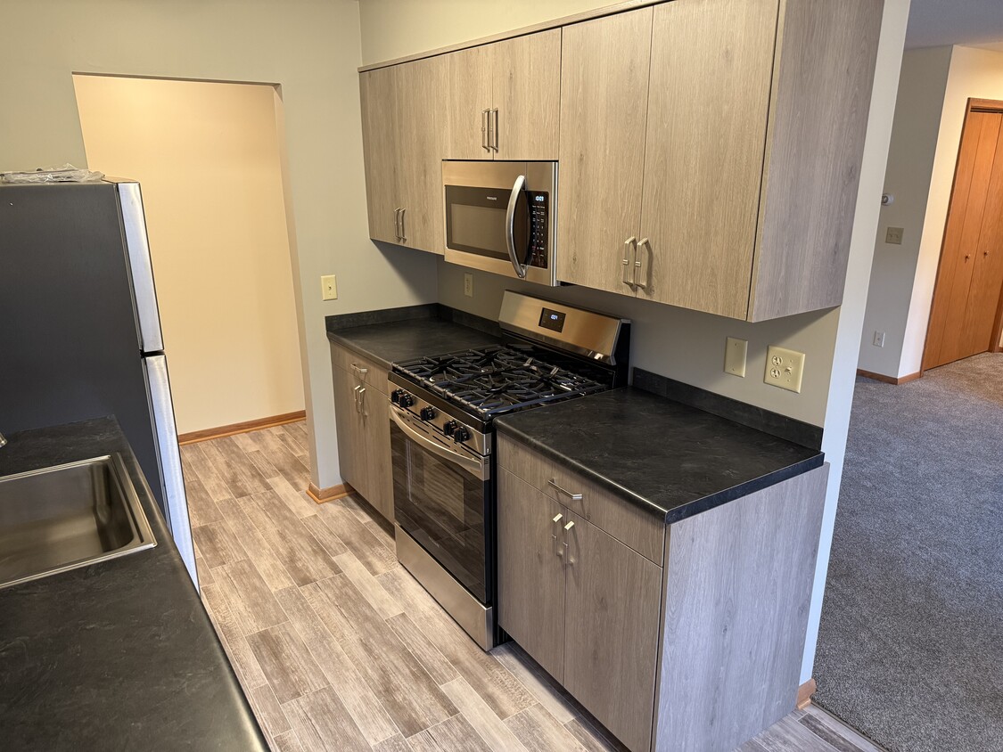 Aquila Apartments - 8200 31st St W Saint Louis Park, MN 55426 ...