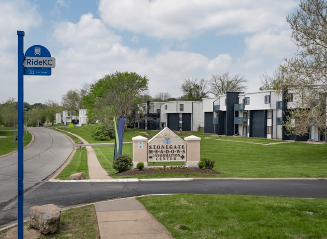 Stonegate Meadows Apartments - Alquileres en Kansas City, MO ...