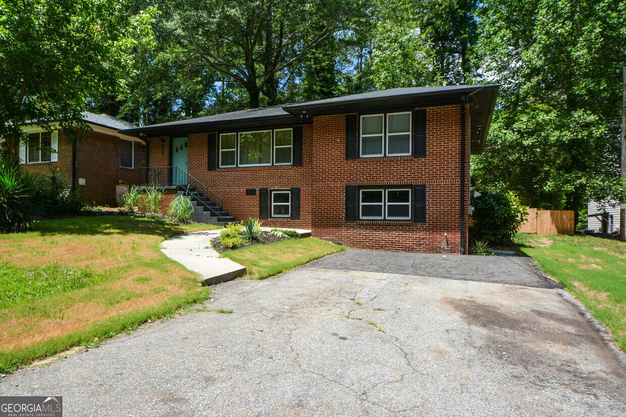 2267 Delowe Dr, East Point, GA 30344 - House Rental in East Point, GA ...