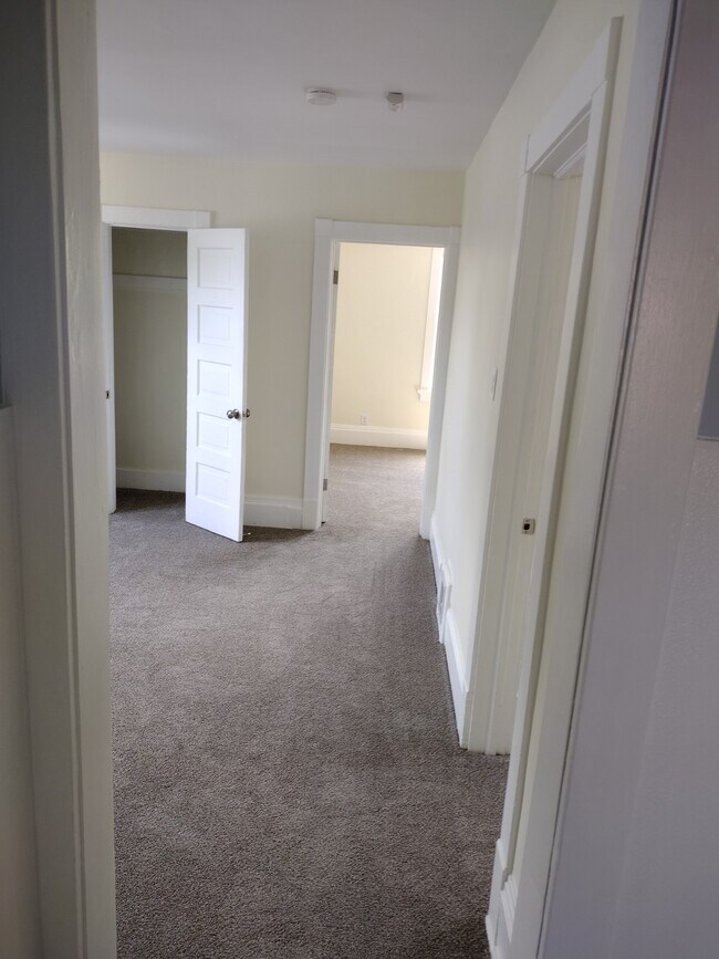 8240 W Cold Spring Rd, Greenfield, WI 53220 - House Rental in ...