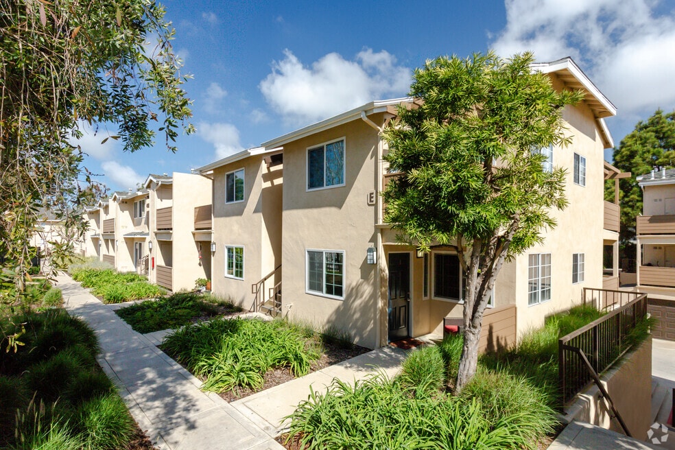 Apartments for Rent with a Walk-In Closet in Costa Mesa CA | Apartments.com