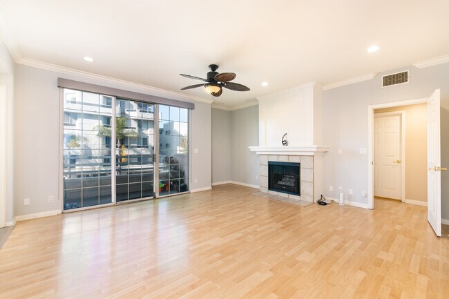 810 S Lucerne Blvd Unit 201, Los Angeles, CA 90005 - Condo for Rent in ...