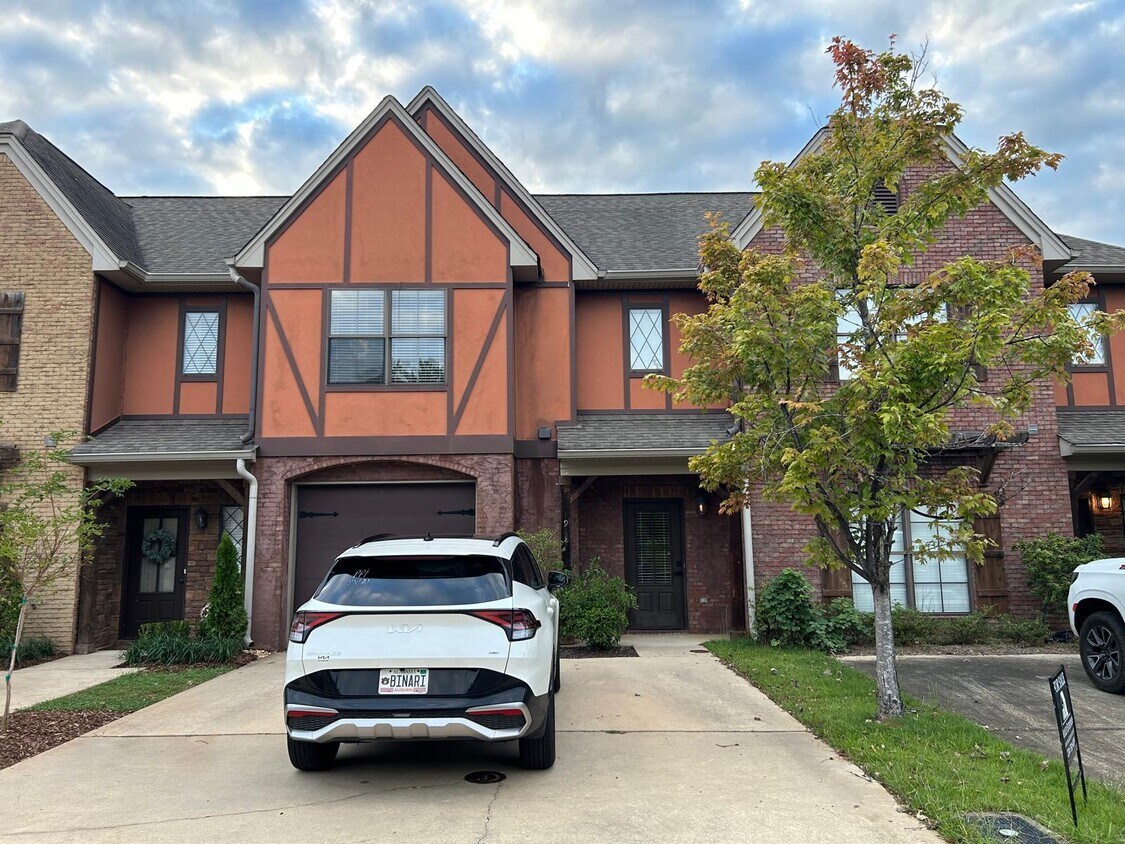 1988 Stephanie Ct, Auburn, AL 36830 - Townhome Rentals in Auburn AL | Apartments.com