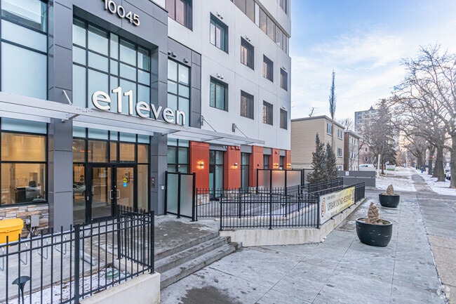 Downtown Edmonton Studio Apartments for Rent - Edmonton, AB - 215 ...