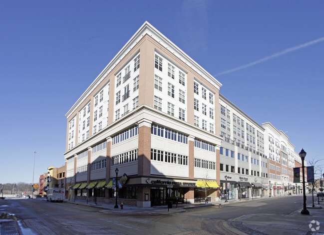 Bayshore Place Rentals - Glendale, WI | Apartments.com