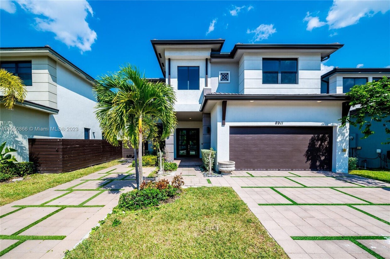 8911 NW 160th Ter, Miami Lakes, FL 33018 - House Rental in Miami Lakes ...