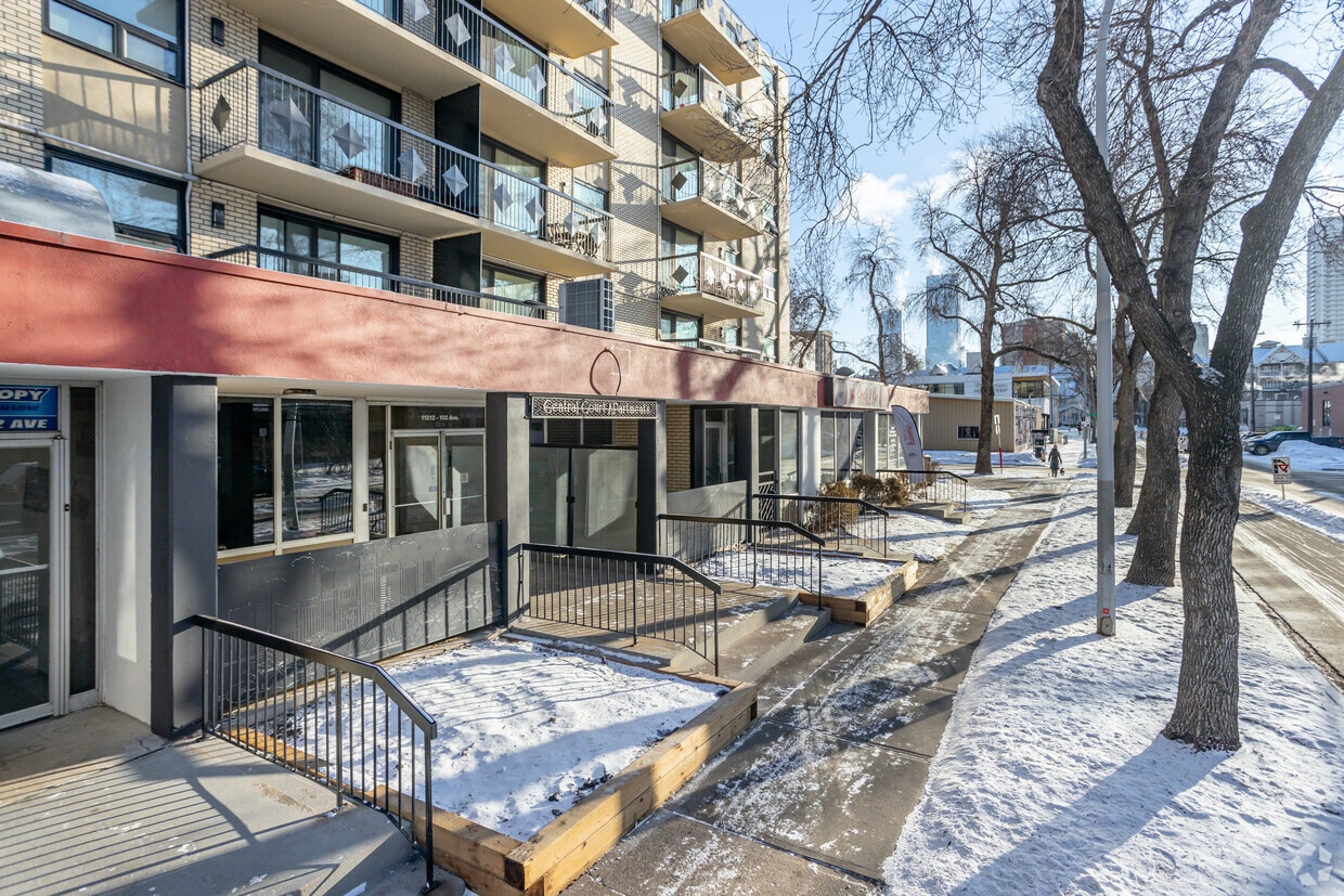 Central Court Apartments Apartments - 11212 102 Ave Edmonton, AB ...