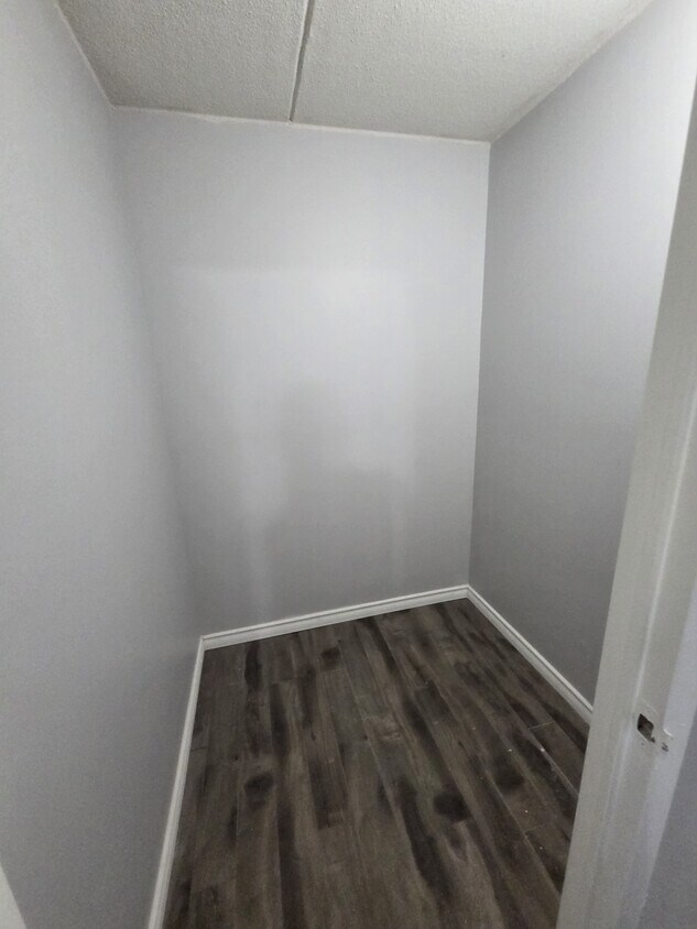 251 Erb St. W Unit #14, Waterloo, ON N2L 1V8 - Apartment for Rent in ...