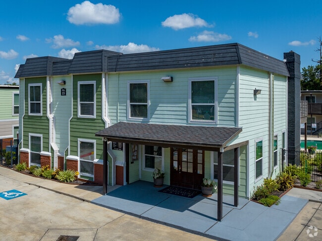 White Oak Acres Apartments for Rent with a Yard - Houston, TX - 30 ...