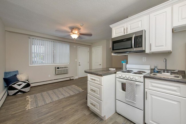 The Courtyards Apartments - 1139 Westfield St West Springfield, MA ...