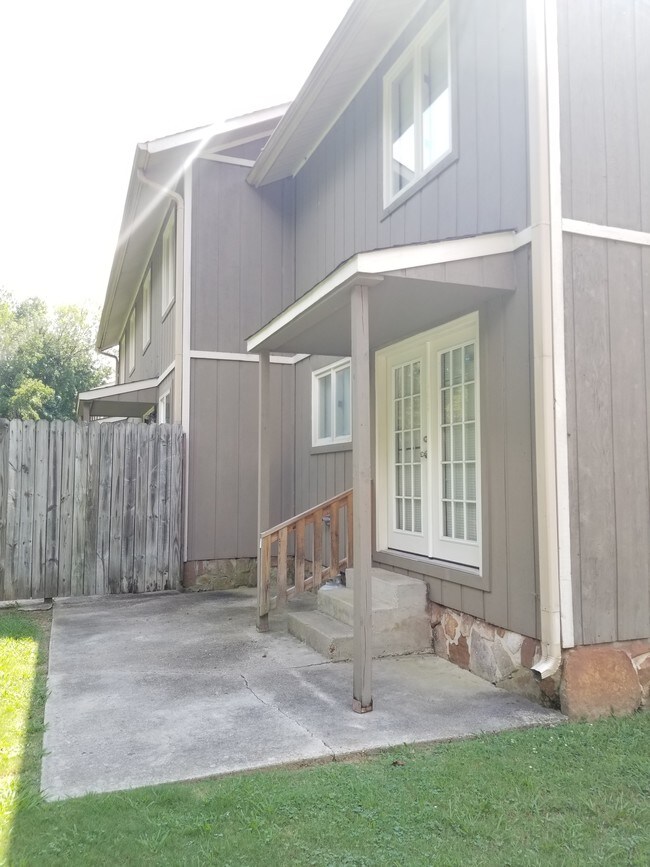 9008 Mahogany Row SE, Huntsville, AL 35802 Apartments - Huntsville, AL ...