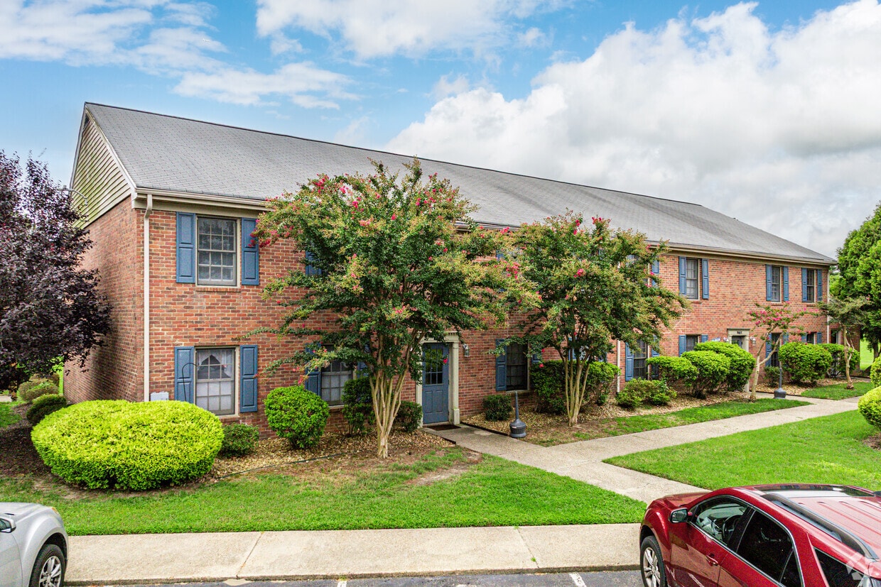 Colonial Point Apartments - 7698 Colonial Point Ln Gloucester Point, VA ...