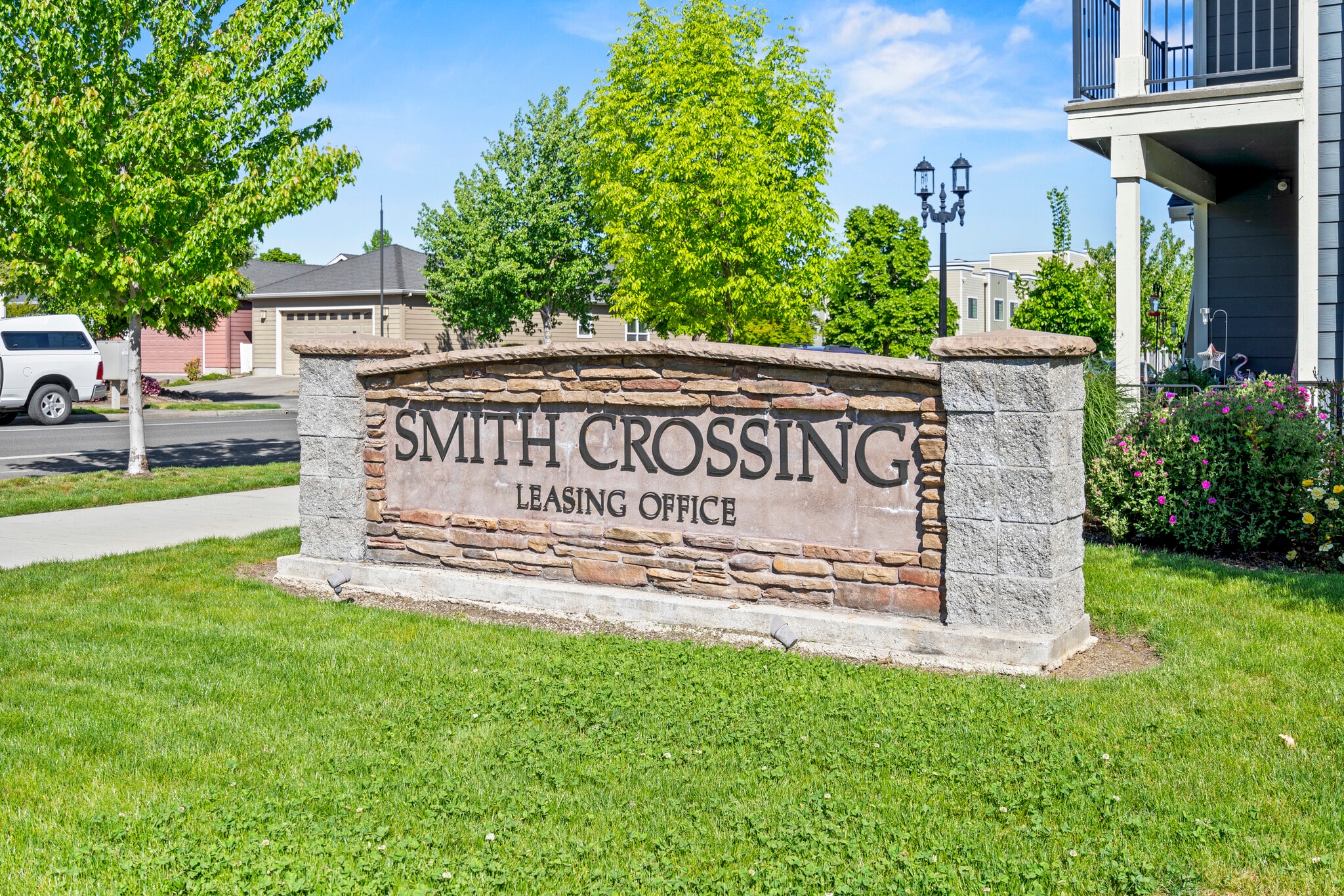 Smith Crossing Apartments - 700 N Haskell St Central Point, OR 97502 ...