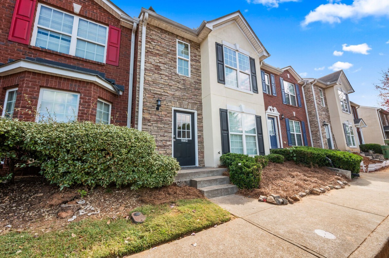 2754 Valley Green Dr, Gainesville, GA 30504 - Townhome Rentals in ...