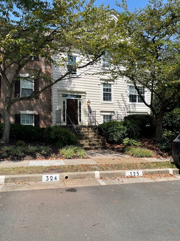 12108 Green Leaf Ct Unit 101, Fairfax, VA 22033 - Condo for Rent in ...