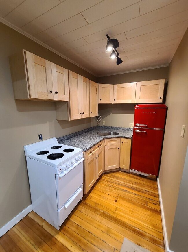 205 Elm St Unit 3a, Biddeford, ME 04005 - 205 Elm St Biddeford, ME ...