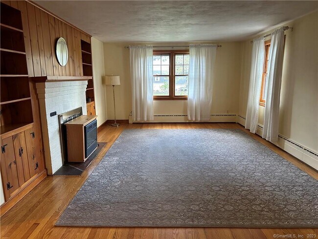 989 N Farms Rd, Wallingford, CT 06492 - House Rental in Wallingford, CT ...