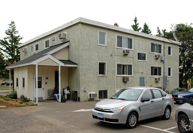 1585 Rice St, Saint Paul, MN 55117 Apartments - Saint Paul, MN ...