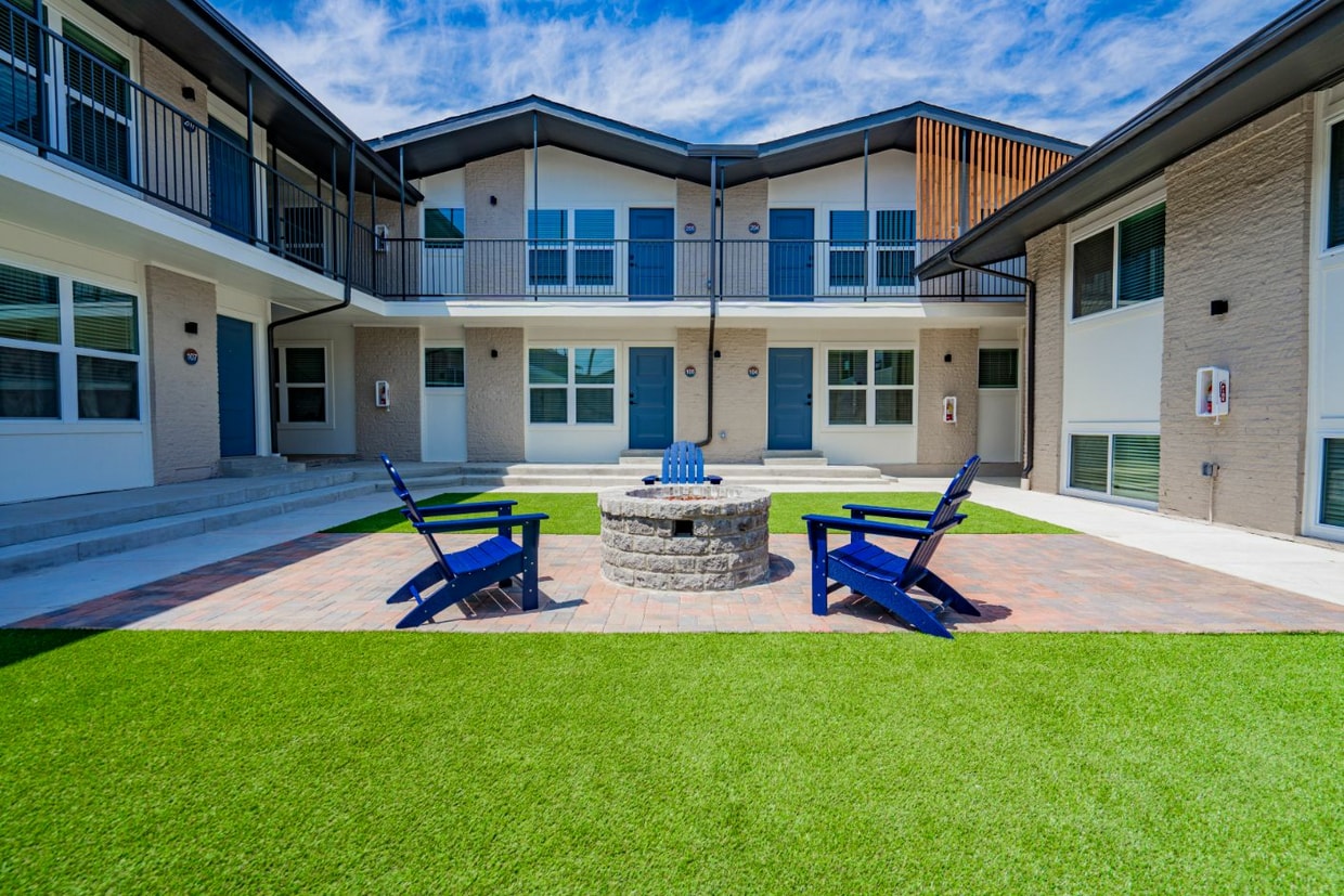 Kirby Yards At Bishop Ridge 601 N Ewing Ave Dallas Tx Apartments
