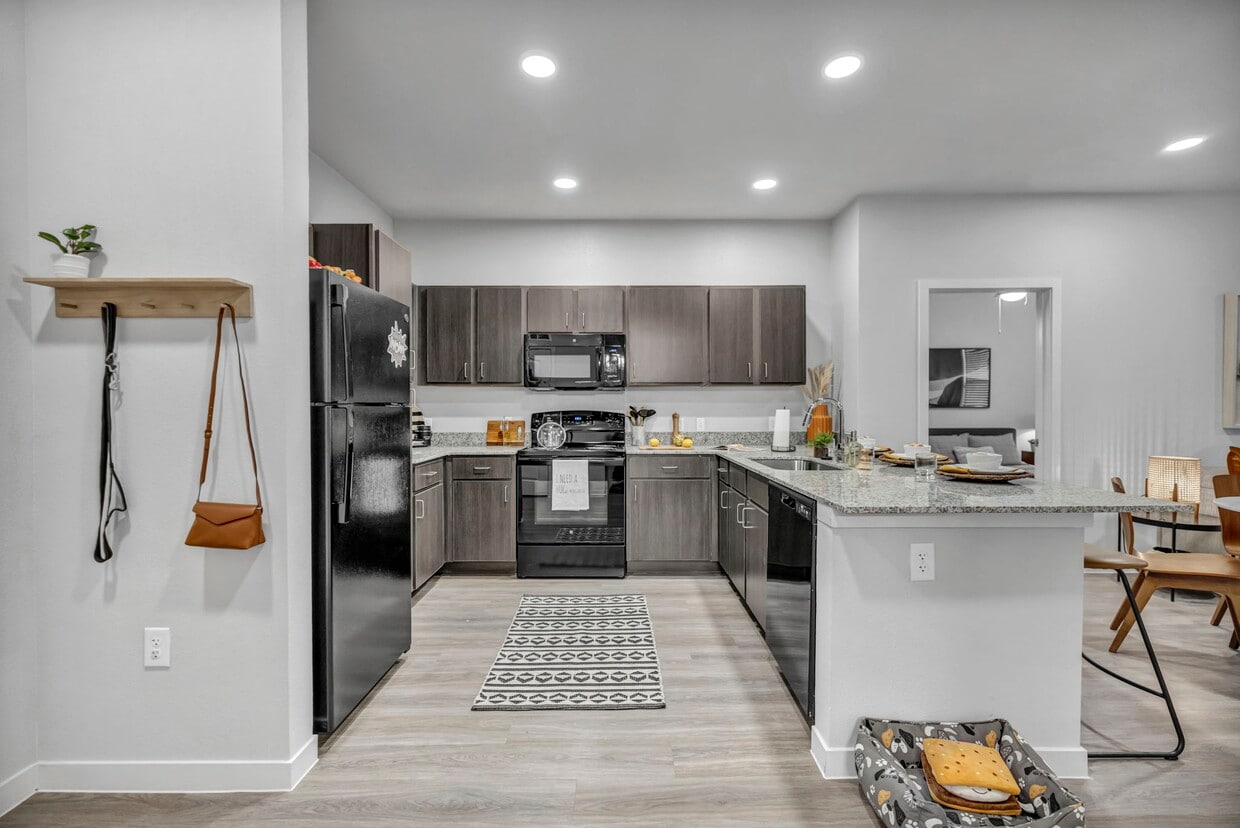 Seven07 Lofts - 707 SE Loop 410 San Antonio, TX 78220 | Apartments.com