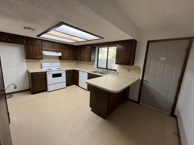 7314 Kings Manor Ct, Oklahoma City, OK 73132 - House Rental in Oklahoma ...