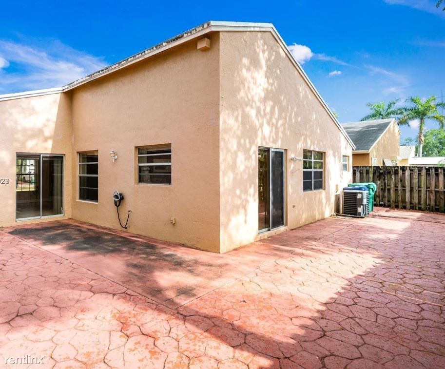 18934 NW 63rd Ct, Hialeah, FL 33015 - House Rental in Hialeah, FL ...